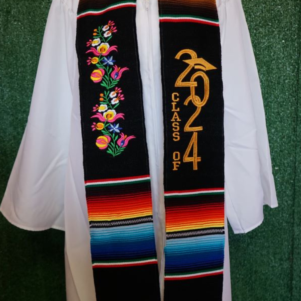 Floral Embroidered Class of 2024 (BIG NUMBER) - Darlenes Artesanias ...